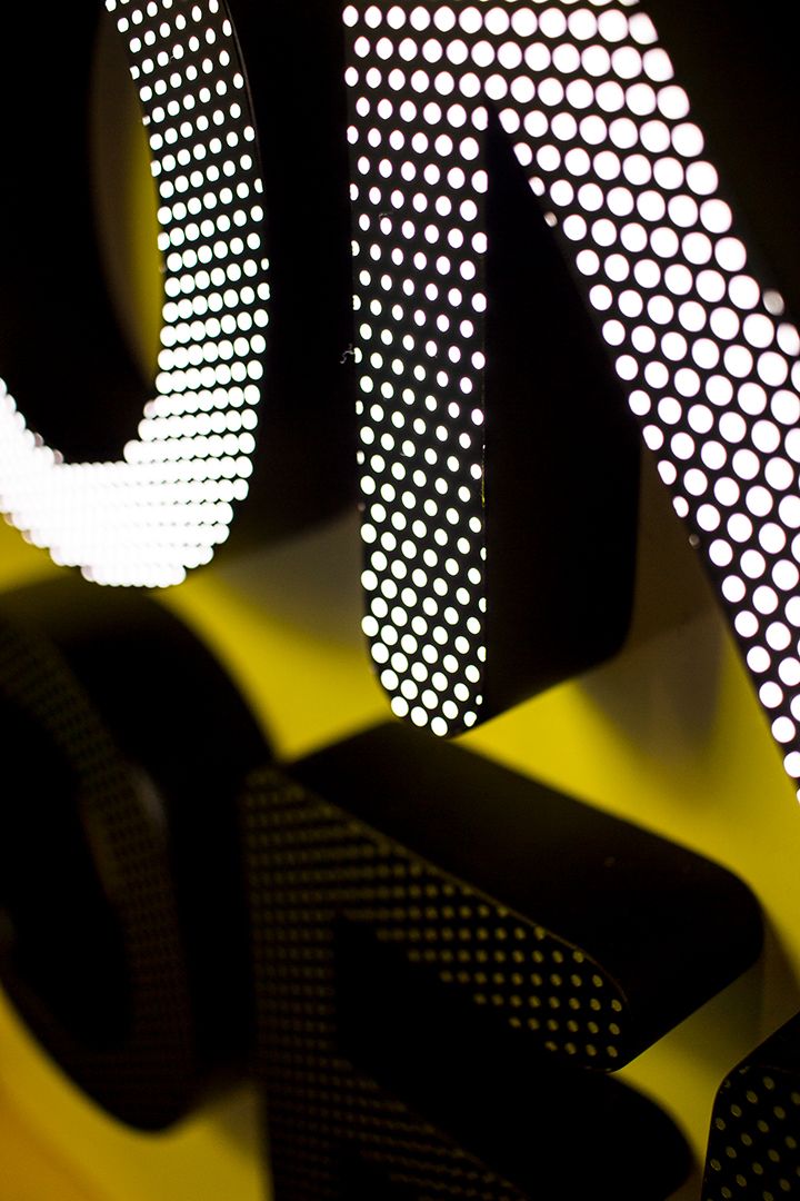 Day and Night Signage Solutions: Transform Your Signs - Kalisign